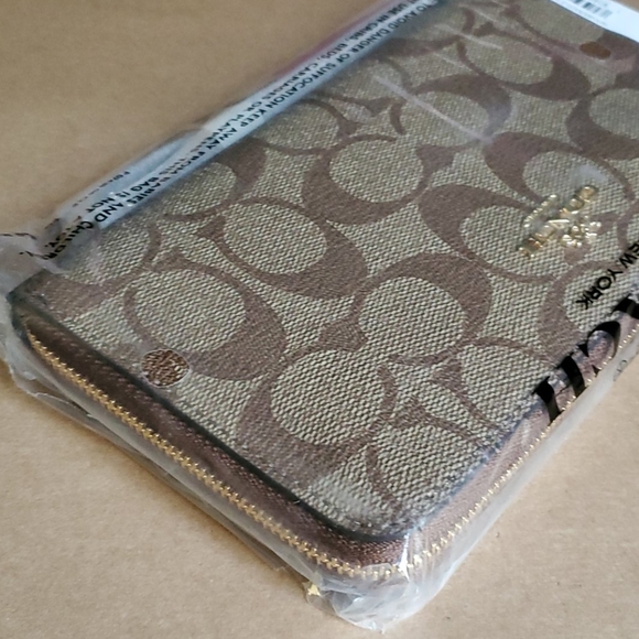 Coach | Bags | Coach Phone Wallet With Wrist Strapnew With Tags | Poshmark